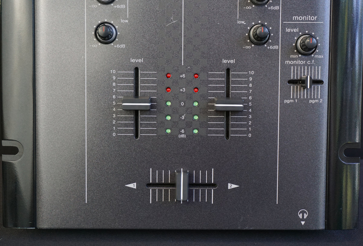 Vestax VMC-002XLu 2 Channel Scratch Mixer / Mixing Controller – LOFI Music