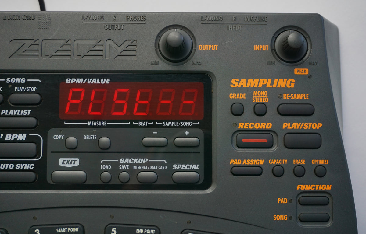 Zoom ST-224 SampleTrak Drum / Groove Machine & Sampler – LOFI Music